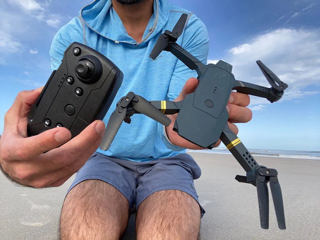 Top 5 Best Drones Under $200 In 2023 Based On Price Point, How Easy It ...